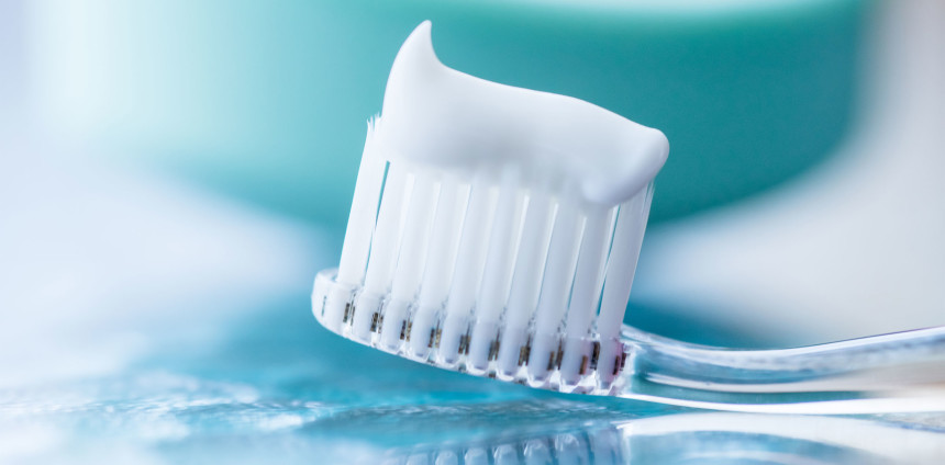 Weißmacher-Zahnpasta: Die meisten halten ihr Versprechen – ZWP online ...